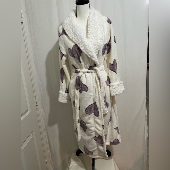 Secret Treasures | Intimates & Sleepwear | Secret Treasures Robe | Poshmark